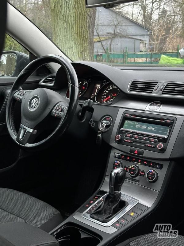 Grey Volkswagen Passat 2012 in Kaunas, with an engine capacity of 2.00 L and mileage of 260 thousand km for 5350 €, photo 6 on AUTOMOTO.COM.LV