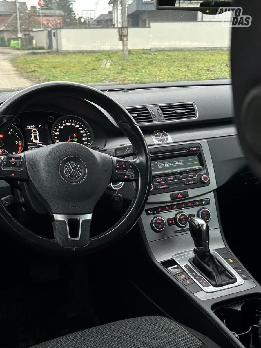 Pelēks Volkswagen Passat 2012 Kauņa, ar dzinēja tilpumu 2.00 L un nobraukumu 260 tūkst. km par 5350 €, foto 7 vietnē AUTOMOTO.COM.LV