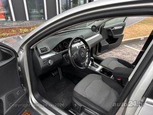 Grey Volkswagen Passat 2012 in Tallinn, with an engine capacity of 2.00 L and mileage of 398 thousand km for 5499 €, photo 12 on AUTOMOTO.COM.LV
