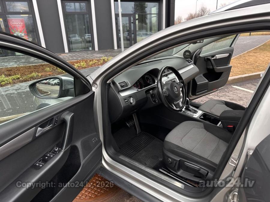 Grey Volkswagen Passat 2012 in Tallinn, with an engine capacity of 2.00 L and mileage of 398 thousand km for 5499 €, photo 13 on AUTOMOTO.COM.LV