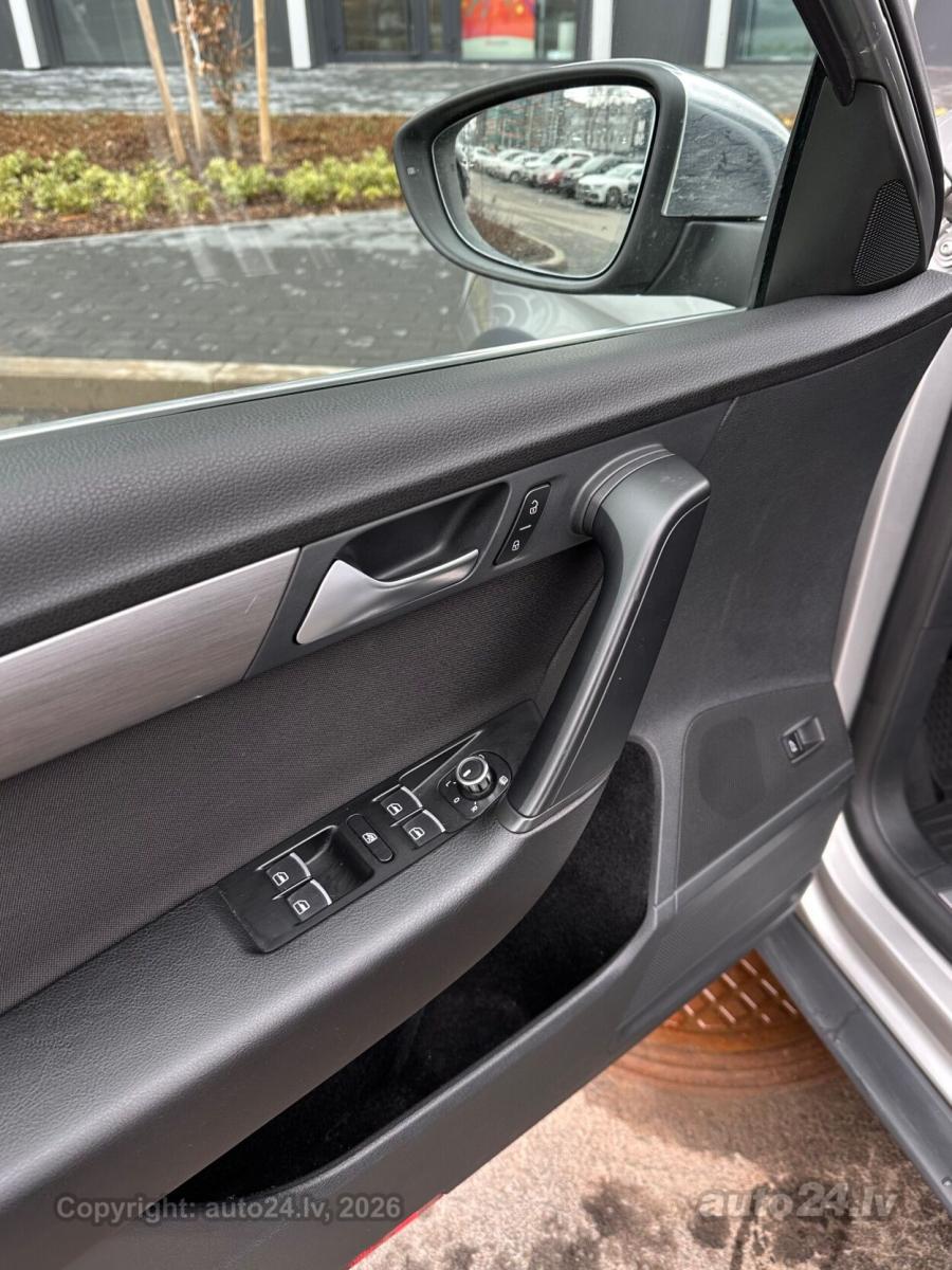 Grey Volkswagen Passat 2012 in Tallinn, with an engine capacity of 2.00 L and mileage of 398 thousand km for 5499 €, photo 17 on AUTOMOTO.COM.LV