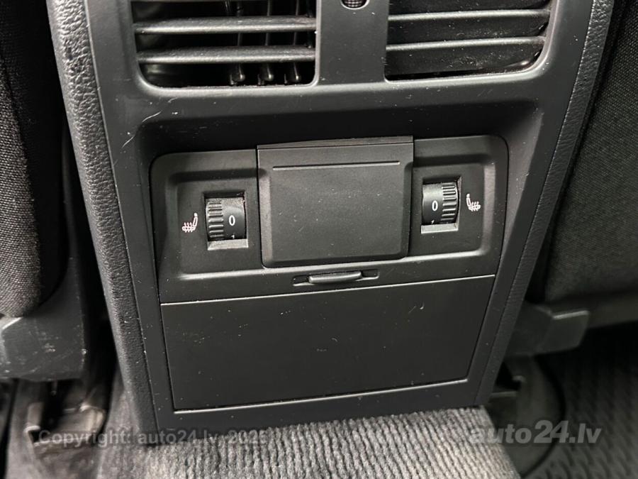 Grey Volkswagen Passat 2012 in Tallinn, with an engine capacity of 2.00 L and mileage of 398 thousand km for 5499 €, photo 18 on AUTOMOTO.COM.LV
