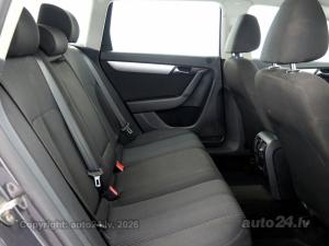 Grey Volkswagen Passat 2012 in Tallinn, with an engine capacity of 1.60 L and mileage of 369 thousand km for 2999 €, photo 7 on AUTOMOTO.COM.LV