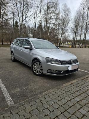 Grey Volkswagen Passat 2012 in Moletai, with an engine capacity of 1.60 L and mileage of 356 thousand km for 4200 €, photo 6 on AUTOMOTO.COM.LV