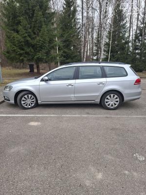 Grey Volkswagen Passat 2012 in Moletai, with an engine capacity of 1.60 L and mileage of 356 thousand km for 4200 €, photo 10 on AUTOMOTO.COM.LV