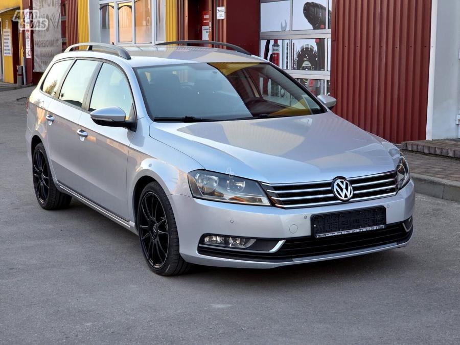 Grey Volkswagen Passat 2012 in Vilnius, with an engine capacity of 2.00 L and mileage of 272 thousand km for 4700 €, photo 1 on AUTOMOTO.COM.LV