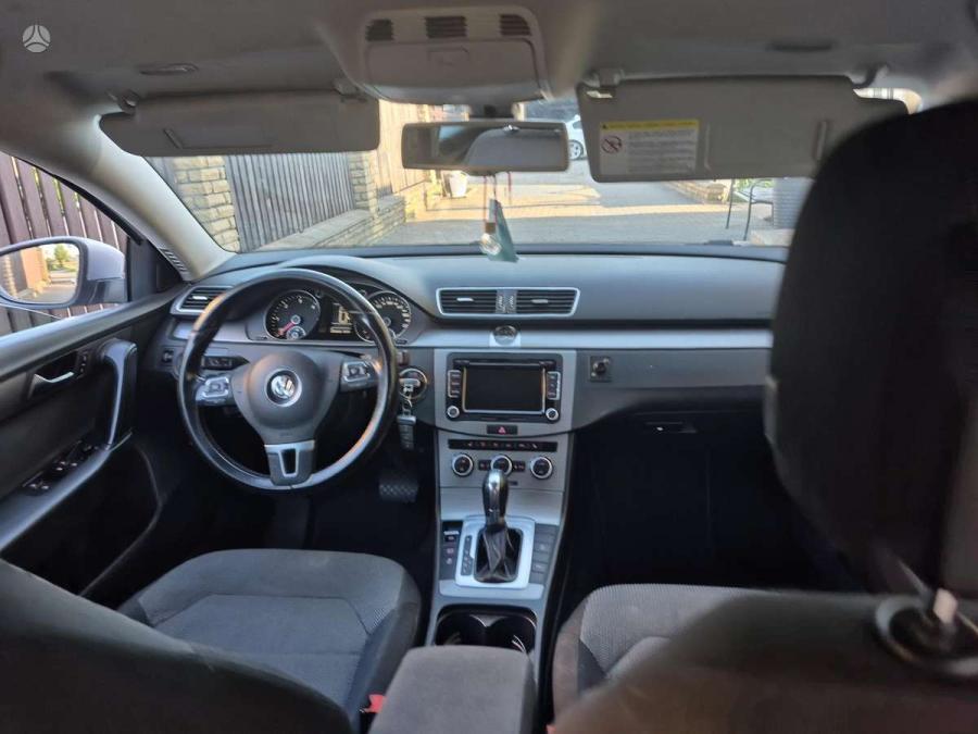 Grey Volkswagen Passat 2012 in Vilnius, with an engine capacity of 2.00 L and mileage of 360 thousand km for 3750 €, photo 8 on AUTOMOTO.COM.LV