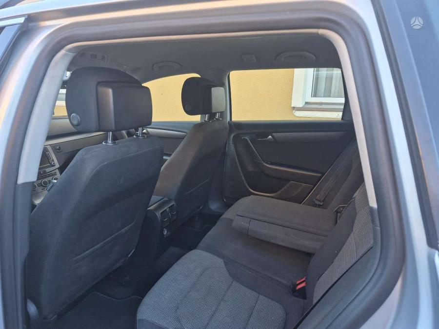 Grey Volkswagen Passat 2012 in Vilnius, with an engine capacity of 2.00 L and mileage of 360 thousand km for 3750 €, photo 18 on AUTOMOTO.COM.LV