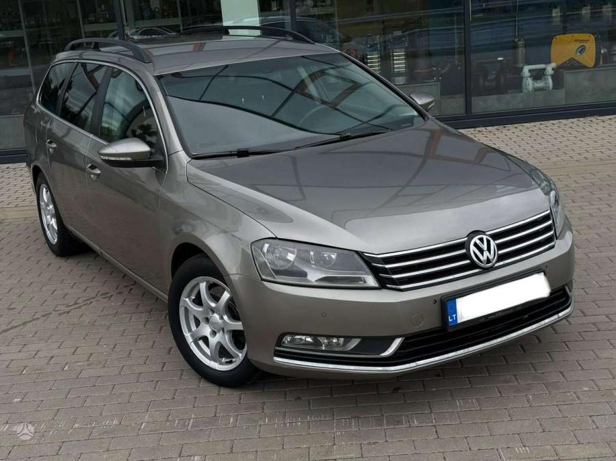Grey Volkswagen Passat 2012 in Klaipeda, with an engine capacity of 1.97 L and mileage of 282 thousand km for 5800 €, photo 3 on AUTOMOTO.COM.LV
