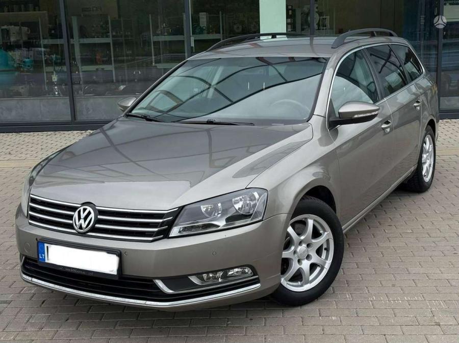 Grey Volkswagen Passat 2012 in Klaipeda, with an engine capacity of 1.97 L and mileage of 282 thousand km for 5800 €, photo 4 on AUTOMOTO.COM.LV
