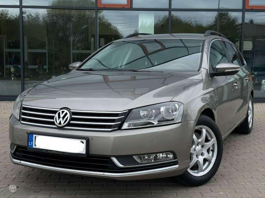 Grey Volkswagen Passat 2012 in Klaipeda, with an engine capacity of 1.97 L and mileage of 282 thousand km for 5800 €, photo 8 on AUTOMOTO.COM.LV