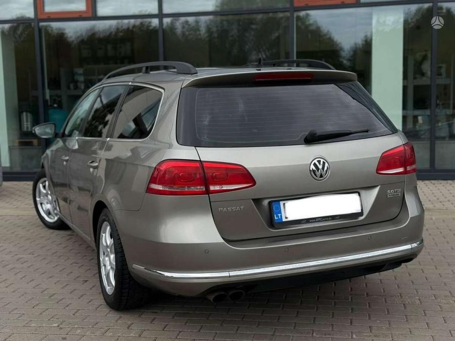 Grey Volkswagen Passat 2012 in Klaipeda, with an engine capacity of 1.97 L and mileage of 282 thousand km for 5800 €, photo 13 on AUTOMOTO.COM.LV