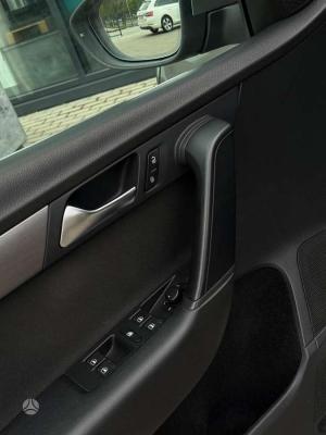 Grey Volkswagen Passat 2012 in Klaipeda, with an engine capacity of 1.97 L and mileage of 282 thousand km for 5800 €, photo 28 on AUTOMOTO.COM.LV