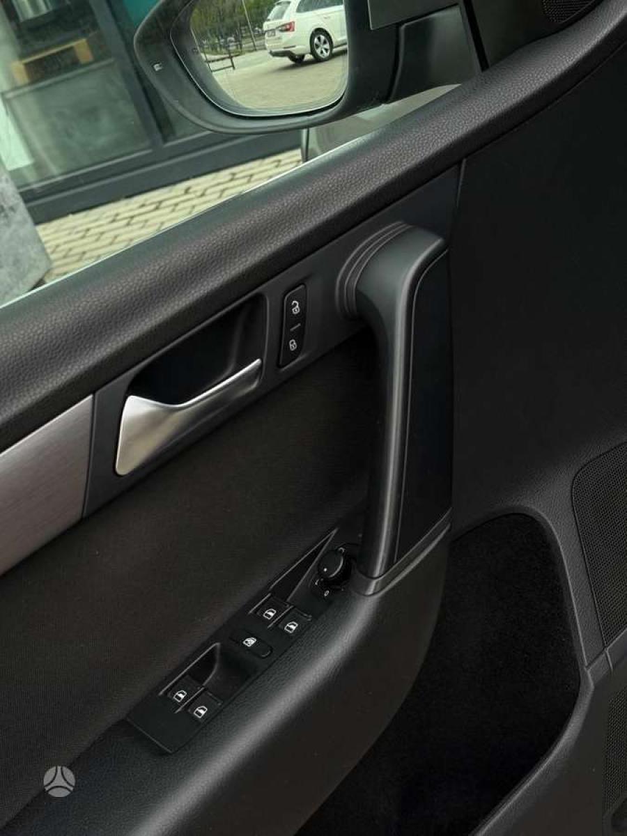 Grey Volkswagen Passat 2012 in Klaipeda, with an engine capacity of 1.97 L and mileage of 282 thousand km for 5800 €, photo 28 on AUTOMOTO.COM.LV