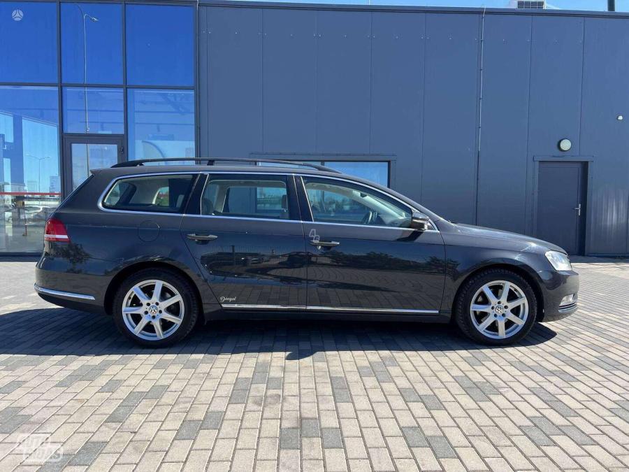 Pelēks Volkswagen Passat 2012 Šauļi, ar dzinēja tilpumu 1.60 L un nobraukumu 230 tūkst. km par 4950 €, foto 6 vietnē AUTOMOTO.COM.LV