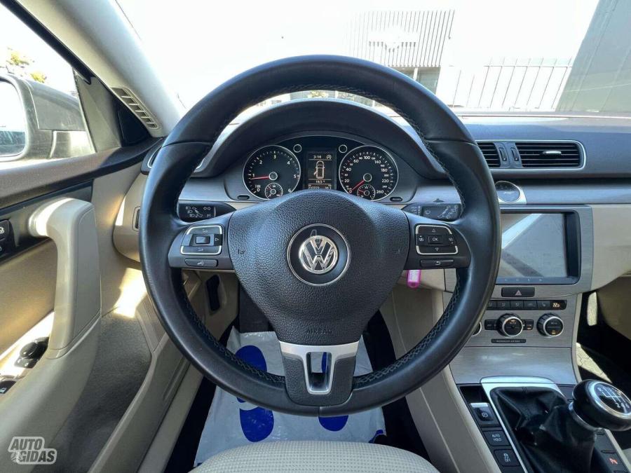 Pelēks Volkswagen Passat 2012 Šauļi, ar dzinēja tilpumu 1.60 L un nobraukumu 230 tūkst. km par 4950 €, foto 15 vietnē AUTOMOTO.COM.LV