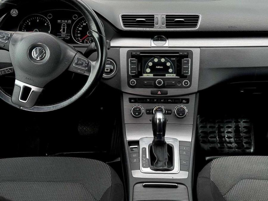 Pelēks Volkswagen Passat 2012 Klaipėda, ar dzinēja tilpumu 1.97 L un nobraukumu 282 tūkst. km par 5800 €, foto 18 vietnē AUTOMOTO.COM.LV