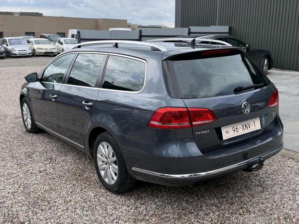 Grey Volkswagen Passat 2012 in Kaunas, with an engine capacity of 2.00 L and mileage of 208 thousand km for 5700 €, photo 3 on AUTOMOTO.COM.LV