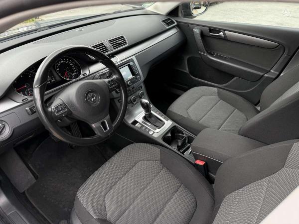 Grey Volkswagen Passat 2012 in Kaunas, with an engine capacity of 2.00 L and mileage of 208 thousand km for 5700 €, photo 7 on AUTOMOTO.COM.LV