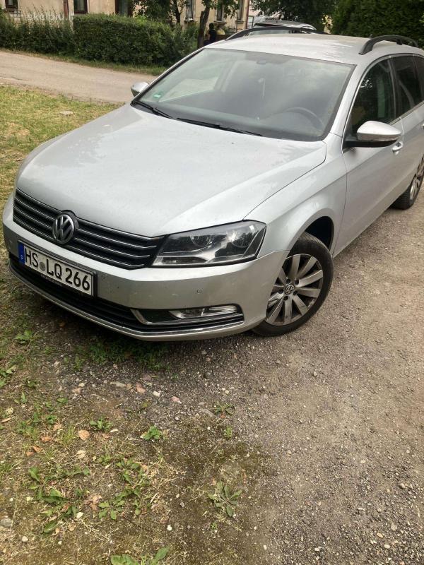 Grey Volkswagen Passat 2012 in Kaunas, with an engine capacity of 1.40 L and mileage of 226 thousand km for 3500 €, photo 1 on AUTOMOTO.COM.LV