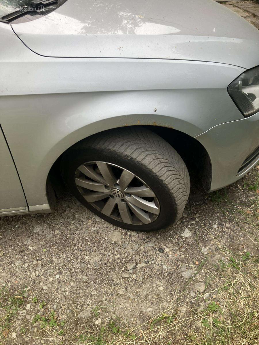 Pelēks Volkswagen Passat 2012 Kauņa, ar dzinēja tilpumu 1.40 L un nobraukumu 226 tūkst. km par 3500 €, foto 9 vietnē AUTOMOTO.COM.LV
