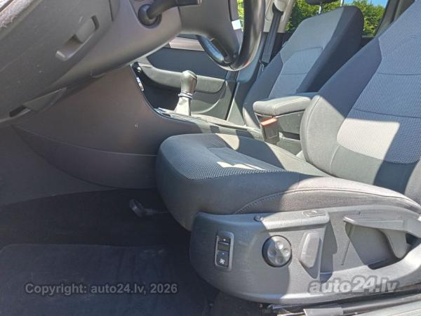Pelēks Volkswagen Passat 2012 Veru, ar dzinēja tilpumu 2.00 L un nobraukumu 269 tūkst. km par 5499 €, foto 5 vietnē AUTOMOTO.COM.LV