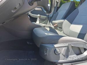 Grey Volkswagen Passat 2012 in Voru, with an engine capacity of 2.00 L and mileage of 269 thousand km for 5499 €, photo 6 on AUTOMOTO.COM.LV