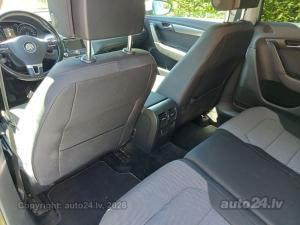 Grey Volkswagen Passat 2012 in Voru, with an engine capacity of 2.00 L and mileage of 269 thousand km for 5499 €, photo 14 on AUTOMOTO.COM.LV