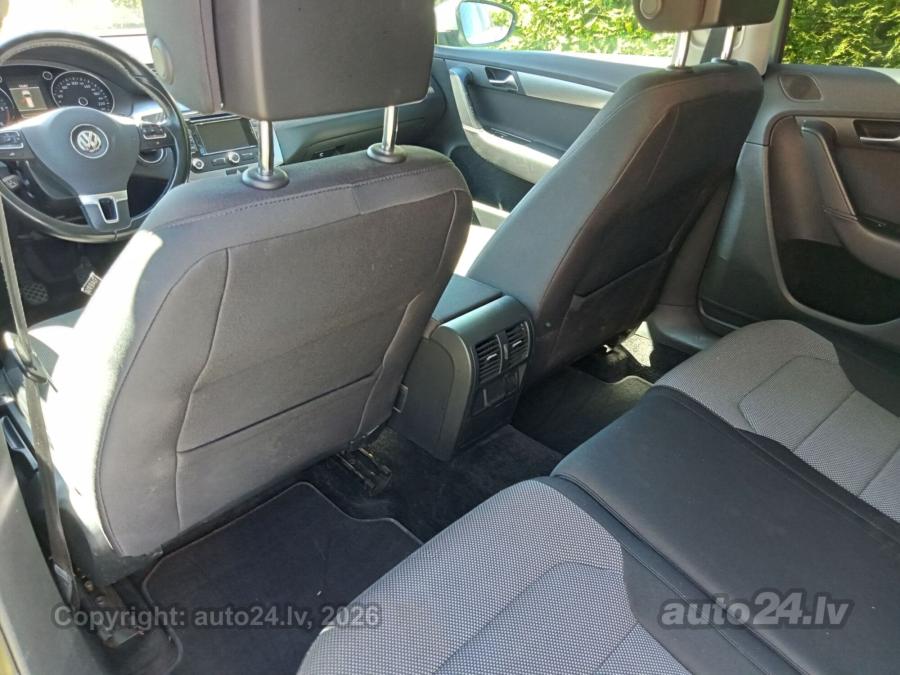 Grey Volkswagen Passat 2012 in Voru, with an engine capacity of 2.00 L and mileage of 269 thousand km for 5499 €, photo 14 on AUTOMOTO.COM.LV