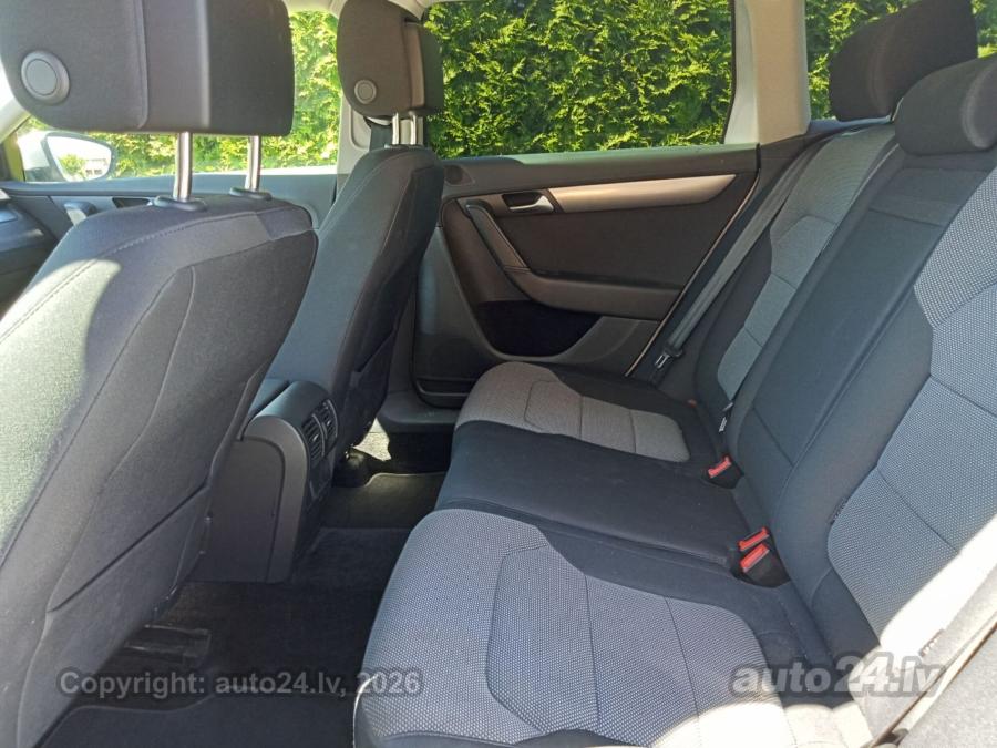 Grey Volkswagen Passat 2012 in Voru, with an engine capacity of 2.00 L and mileage of 269 thousand km for 5499 €, photo 15 on AUTOMOTO.COM.LV