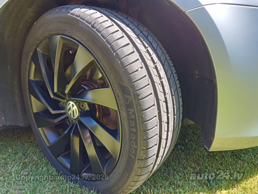 Grey Volkswagen Passat 2012 in Voru, with an engine capacity of 2.00 L and mileage of 269 thousand km for 5499 €, photo 16 on AUTOMOTO.COM.LV