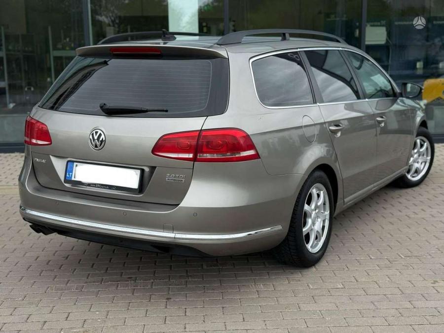 Pelēks Volkswagen Passat 2012 Klaipėda, ar dzinēja tilpumu 1.97 L un nobraukumu 282 tūkst. km par 5800 €, foto 12 vietnē AUTOMOTO.COM.LV