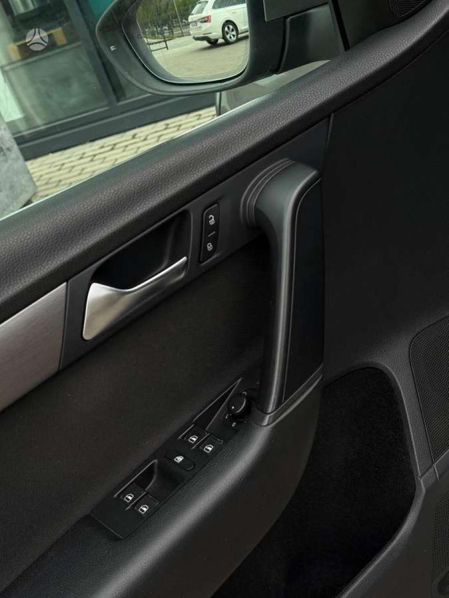 Pelēks Volkswagen Passat 2012 Klaipėda, ar dzinēja tilpumu 1.97 L un nobraukumu 282 tūkst. km par 5800 €, foto 28 vietnē AUTOMOTO.COM.LV