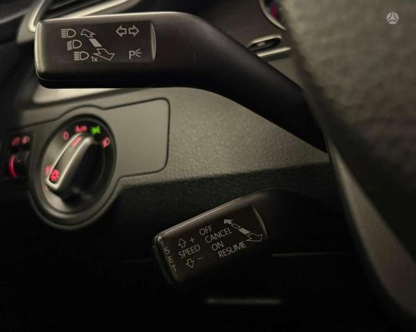 Grey Volkswagen Passat 2012 in Marijampole, with an engine capacity of 1.97 L and mileage of 349 thousand km for 5450 €, photo 9 on AUTOMOTO.COM.LV