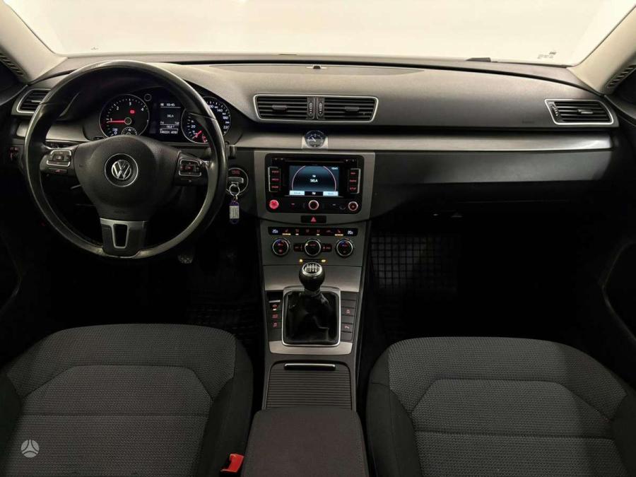 Pelēks Volkswagen Passat 2012 Marijampole, ar dzinēja tilpumu 1.97 L un nobraukumu 349 tūkst. km par 5450 €, foto 21 vietnē AUTOMOTO.COM.LV