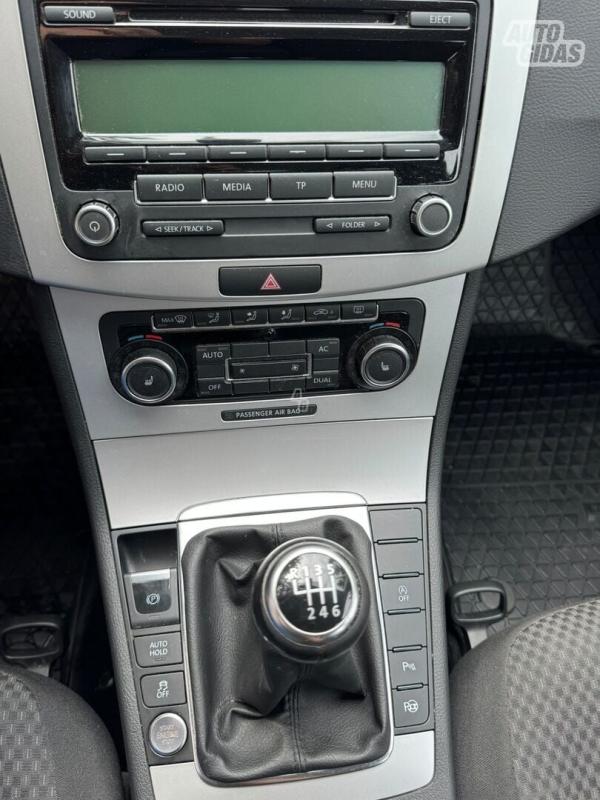 Pelēks Volkswagen Passat 2012 Marijampole, ar dzinēja tilpumu 1.60 L un nobraukumu 140 tūkst. km par 5750 €, foto 9 vietnē AUTOMOTO.COM.LV