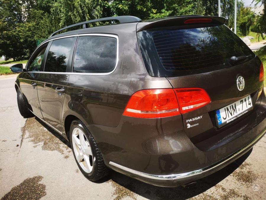 Grey Volkswagen Passat 2012 in Vilnius, with an engine capacity of 1.60 L and mileage of 330 thousand km for 4900 €, photo 5 on AUTOMOTO.COM.LV