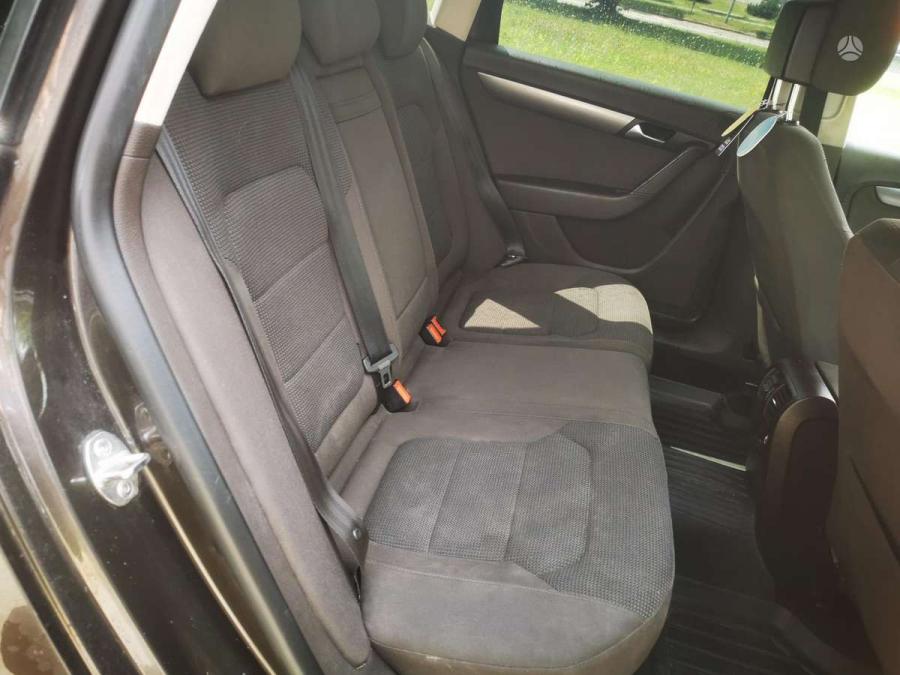 Grey Volkswagen Passat 2012 in Vilnius, with an engine capacity of 1.60 L and mileage of 330 thousand km for 4900 €, photo 12 on AUTOMOTO.COM.LV