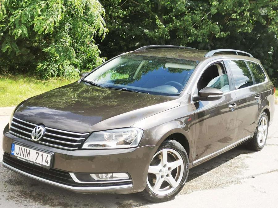 Grey Volkswagen Passat 2012 in Vilnius, with an engine capacity of 1.60 L and mileage of 330 thousand km for 4900 €, photo 14 on AUTOMOTO.COM.LV