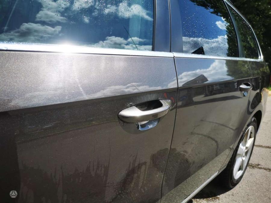 Grey Volkswagen Passat 2012 in Vilnius, with an engine capacity of 1.60 L and mileage of 330 thousand km for 4900 €, photo 15 on AUTOMOTO.COM.LV