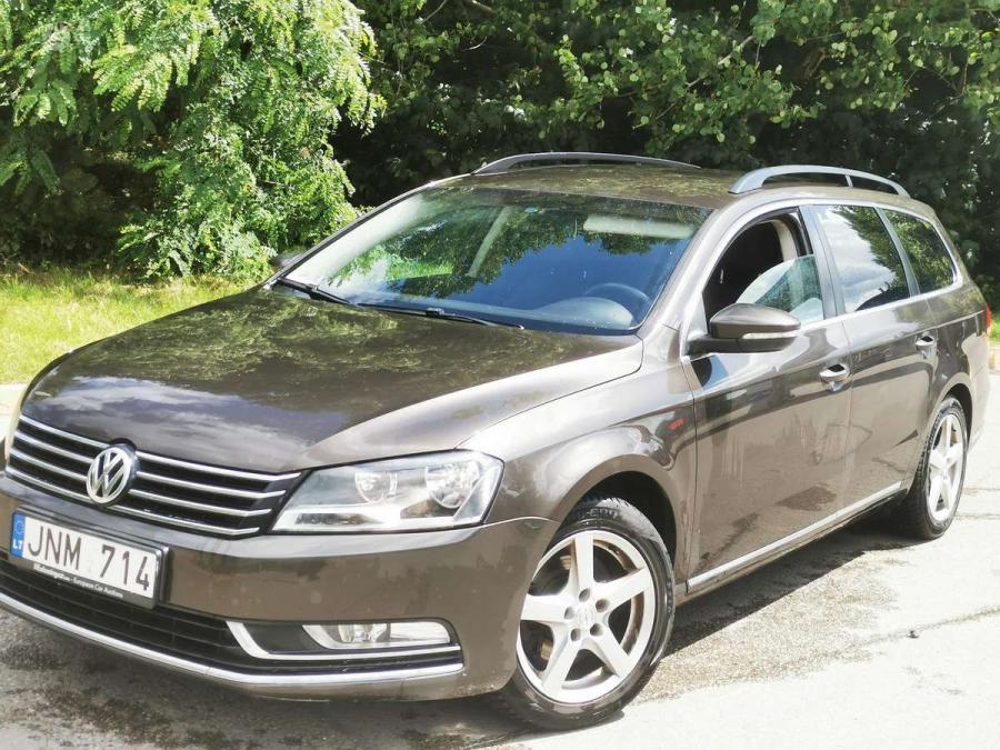 Grey Volkswagen Passat 2012 in Vilnius, with an engine capacity of 1.60 L and mileage of 330 thousand km for 4900 €, photo 18 on AUTOMOTO.COM.LV