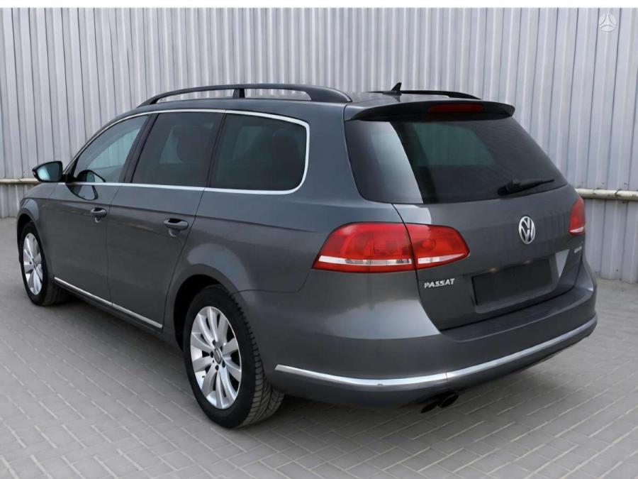 Grey Volkswagen Passat 2012 in Marijampole, with an engine capacity of 2.00 L and mileage of 229 thousand km for 5650 €, photo 4 on AUTOMOTO.COM.LV