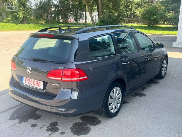 Grey Volkswagen Passat 2012 in Marijampole, with an engine capacity of 1.60 L and mileage of 220 thousand km for 4950 €, photo 4 on AUTOMOTO.COM.LV