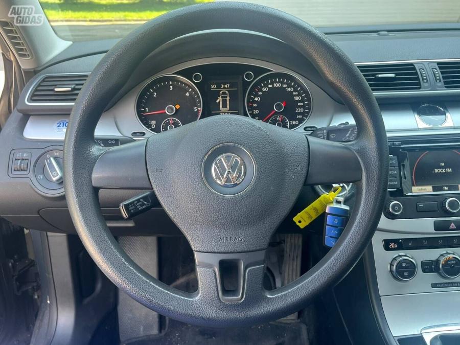 Grey Volkswagen Passat 2012 in Marijampole, with an engine capacity of 1.60 L and mileage of 220 thousand km for 4950 €, photo 9 on AUTOMOTO.COM.LV