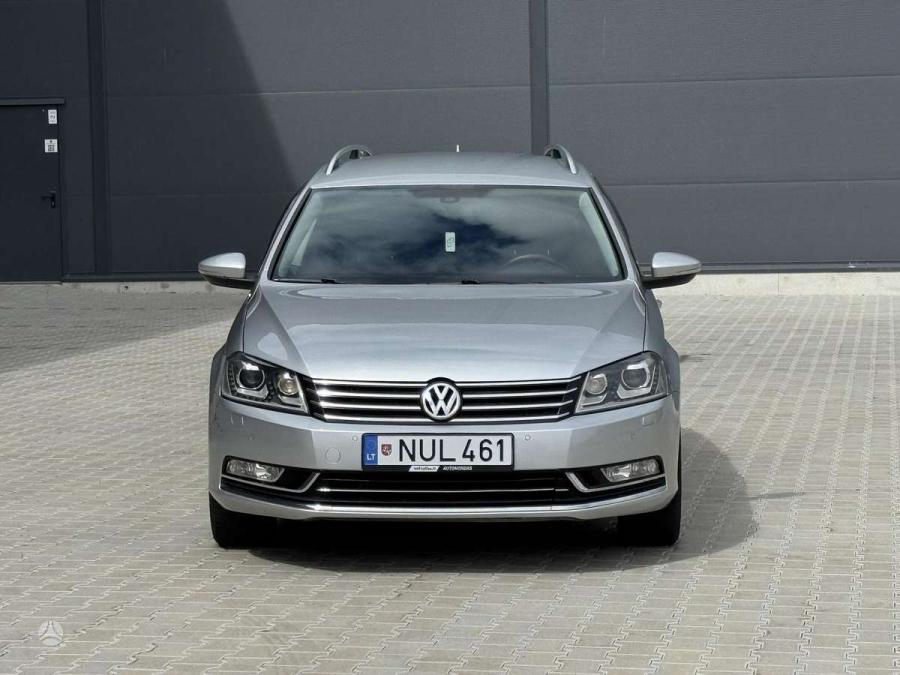 Pelēks Volkswagen Passat 2012 Šauļi, ar dzinēja tilpumu 2.00 L un nobraukumu 194 tūkst. km par 5699 €, foto 3 vietnē AUTOMOTO.COM.LV