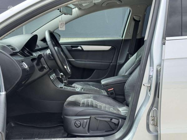 Grey Volkswagen Passat 2012 in Siauliai, with an engine capacity of 2.00 L and mileage of 194 thousand km for 5699 €, photo 9 on AUTOMOTO.COM.LV
