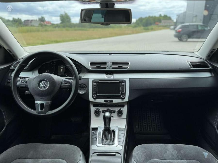 Pelēks Volkswagen Passat 2012 Šauļi, ar dzinēja tilpumu 2.00 L un nobraukumu 194 tūkst. km par 5699 €, foto 12 vietnē AUTOMOTO.COM.LV