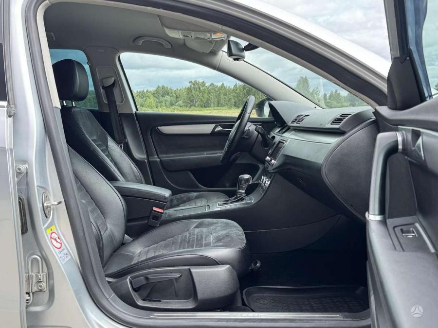 Pelēks Volkswagen Passat 2012 Šauļi, ar dzinēja tilpumu 2.00 L un nobraukumu 194 tūkst. km par 5699 €, foto 13 vietnē AUTOMOTO.COM.LV