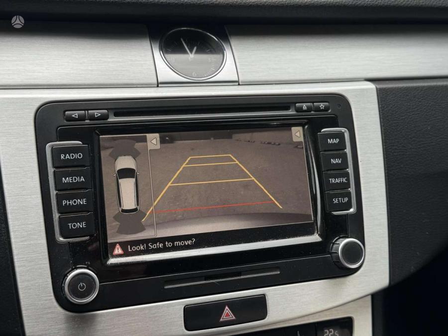 Pelēks Volkswagen Passat 2012 Šauļi, ar dzinēja tilpumu 2.00 L un nobraukumu 194 tūkst. km par 5699 €, foto 24 vietnē AUTOMOTO.COM.LV