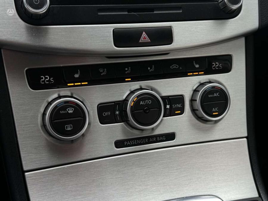 Pelēks Volkswagen Passat 2012 Šauļi, ar dzinēja tilpumu 2.00 L un nobraukumu 194 tūkst. km par 5699 €, foto 25 vietnē AUTOMOTO.COM.LV